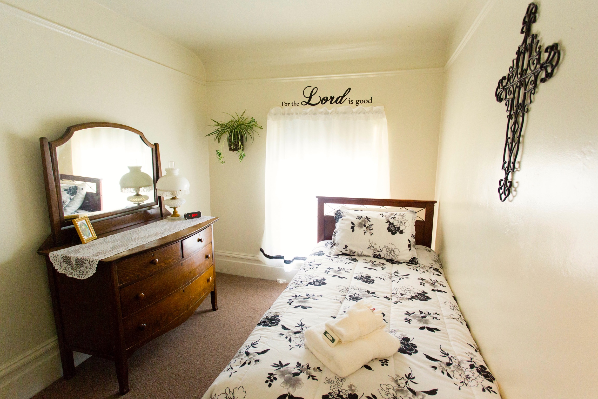 Lodging Photos | Home of Peace of Oakland